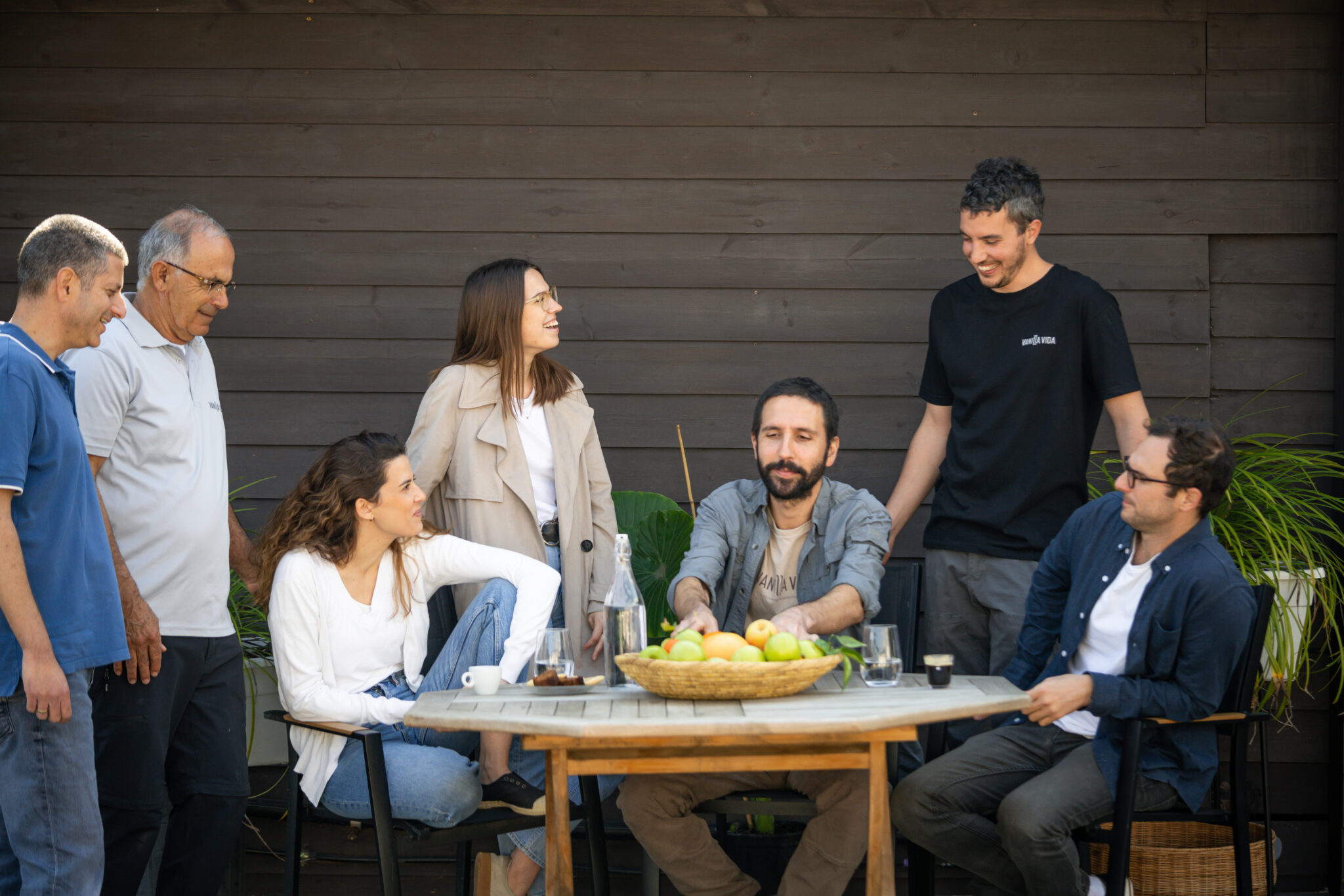 Reach out, team up! – Vanilla Vida